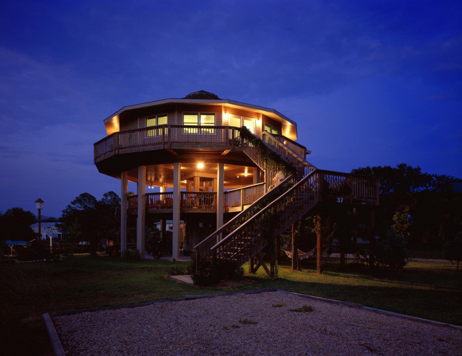 Building of the week: the hurricane-proof home – The Earthbound Report