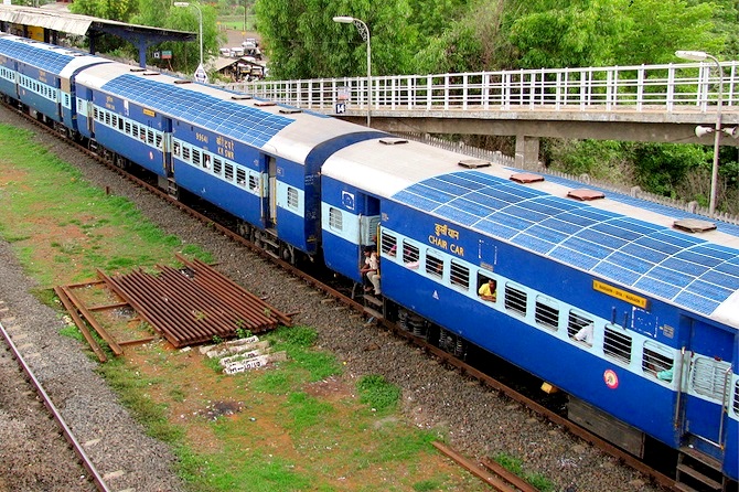 Solar Covered Railroad Tracks Byron Bay: The World's First Solar Train