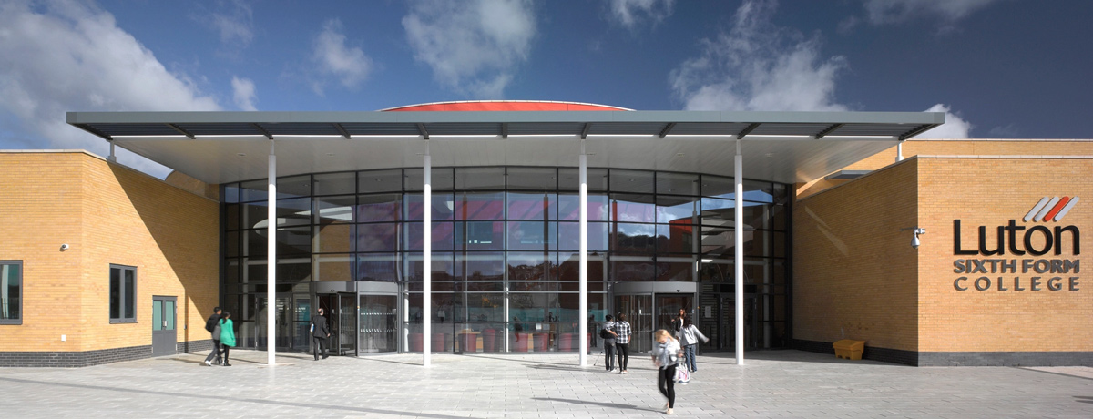 Building of the week: Luton Sixth Form College – The Earthbound Report
